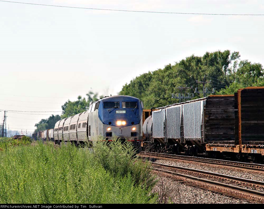 AMTK 156 arriving with train 64, the Maple Leaf